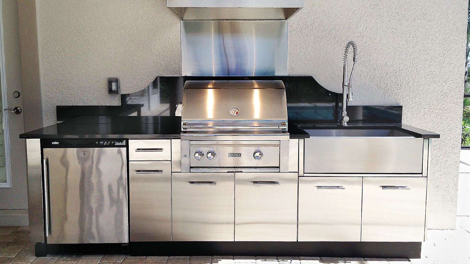 Outdoor Cabinets Naples FL | Chadwick Outdoor Kitchens